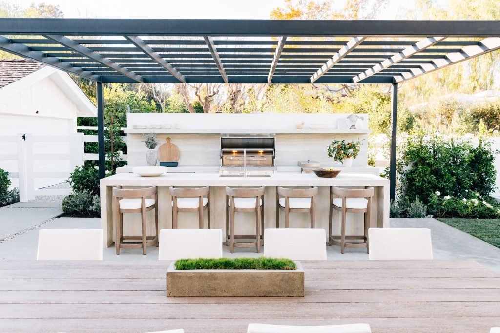 How to Build Pergola Over Outdoor Kitchen: Step-by-Step Guide - KitchenAbly
