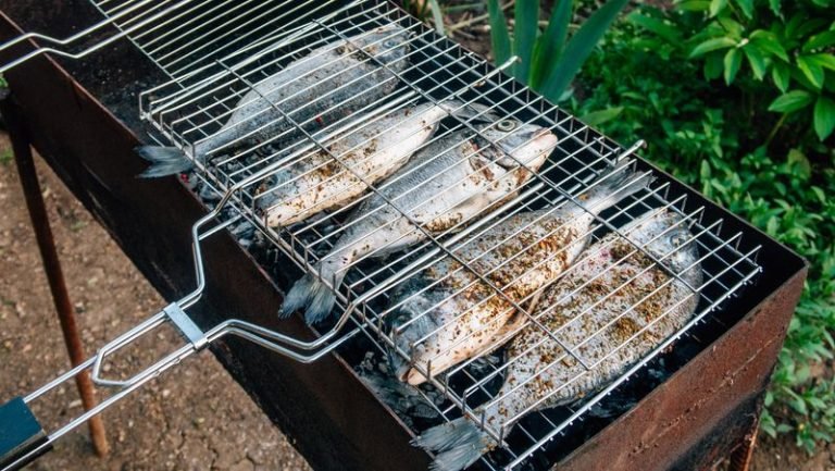 How to Cook Fish Fillets in Grill Basket: Easy & Delicious Tips ...