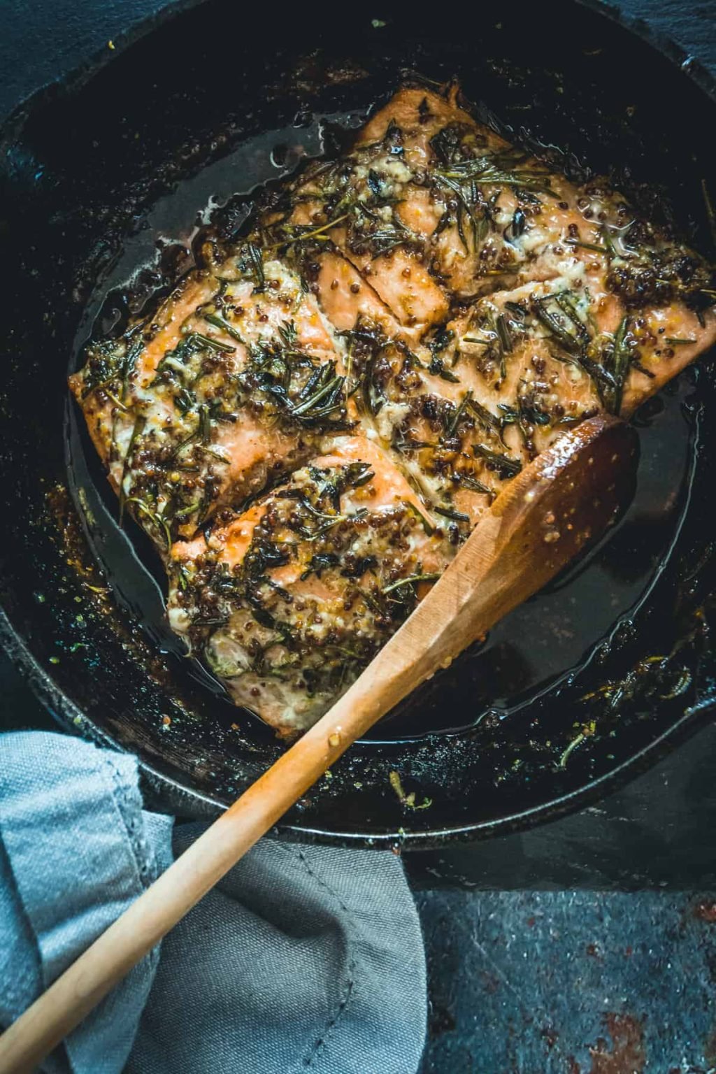 How to Cook Salmon in Cast Iron Skillet on Grill: Perfectly Crispy ...