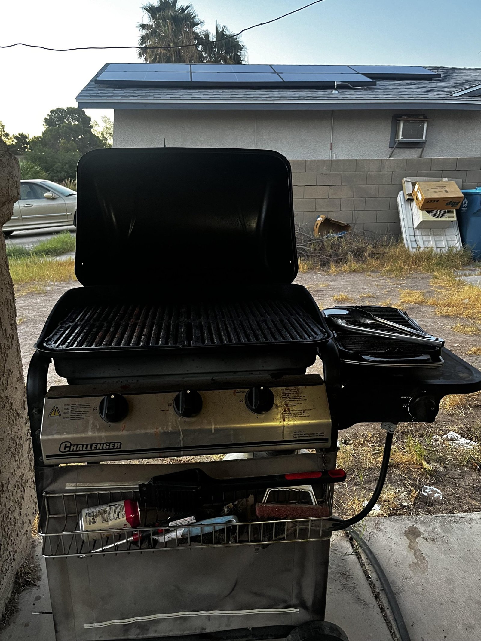 How to Deep Clean a Gas Grill: Ultimate Guide - KitchenAbly