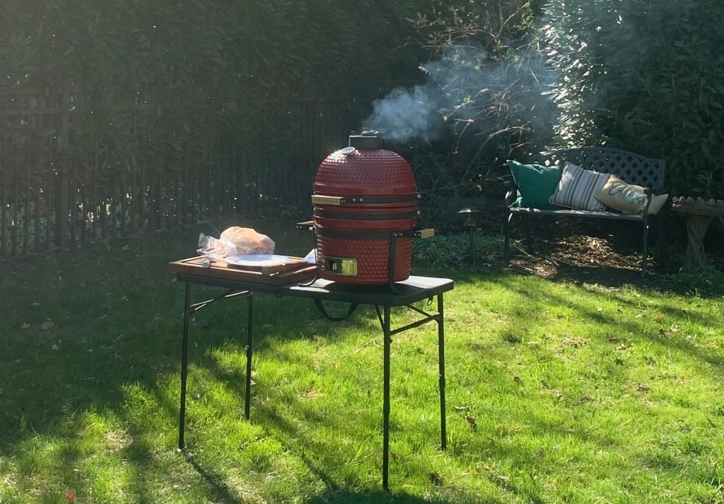 How to Do Low And Slow Bbq on a Kamado: Ultimate Flavor Guide - KitchenAbly