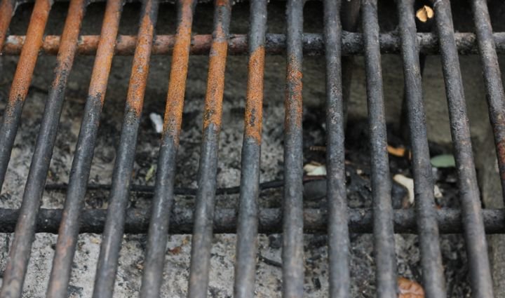 How to Oil Grates on Charcoal Grill: Expert Tips for Perfect BBQ ...
