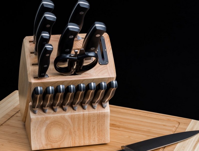 How to Sanitize Carving Knives: Easy Steps for Safe Cooking - KitchenAbly