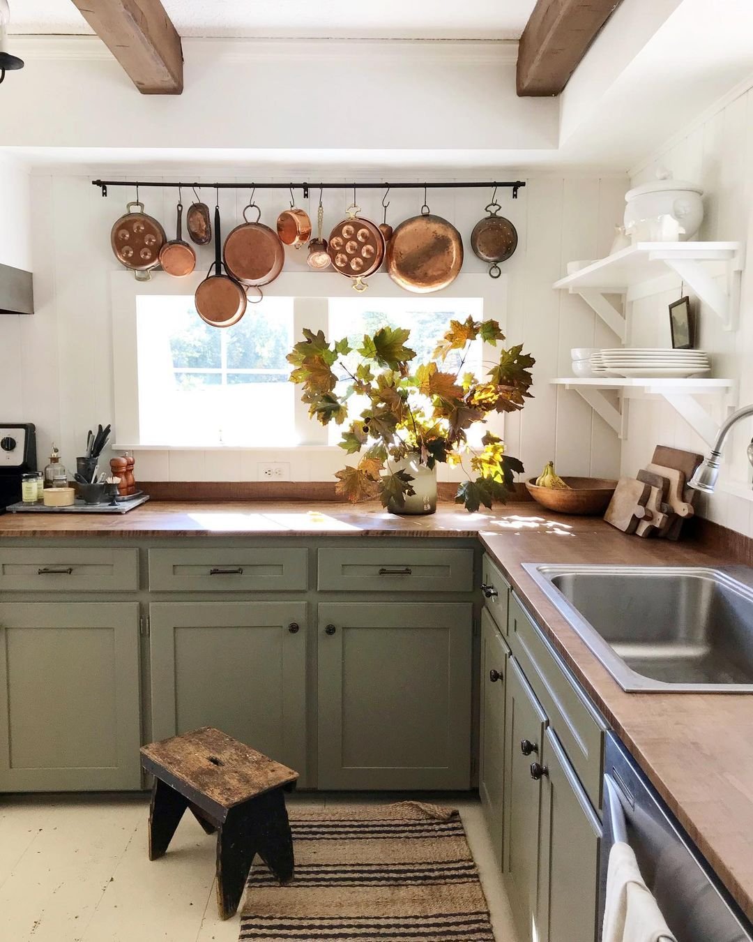 How to Use Vertical Space for Kitchen Storage: Maximize Efficiency ...