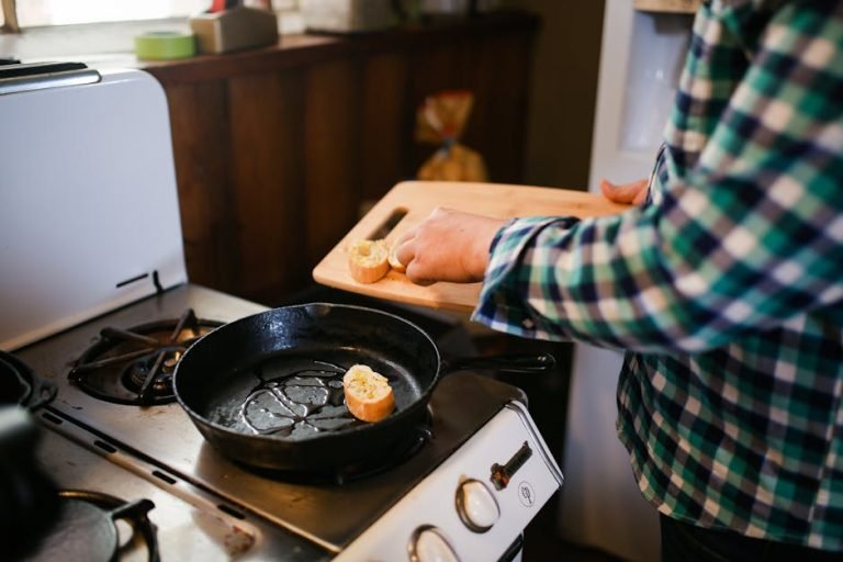 How to Identify Quality Cast Iron Skillet for Grilling: Expert Tips ...